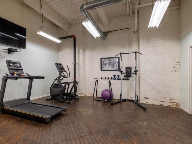 Lofts of Broadway 1 Bedroom Apartment for Rent at 419 Finzer St, Louisville, KY 40203 Smoketown
