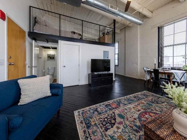 Lofts of Broadway 1 Bedroom Apartment for Rent at 419 Finzer St, Louisville, KY 40203 Smoketown