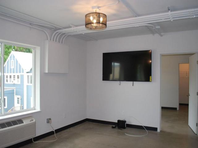 Lofts on 34th 2 Bedroom Apartment for Rent at 1219 34th St, Des Moines, IA 50311 Drake