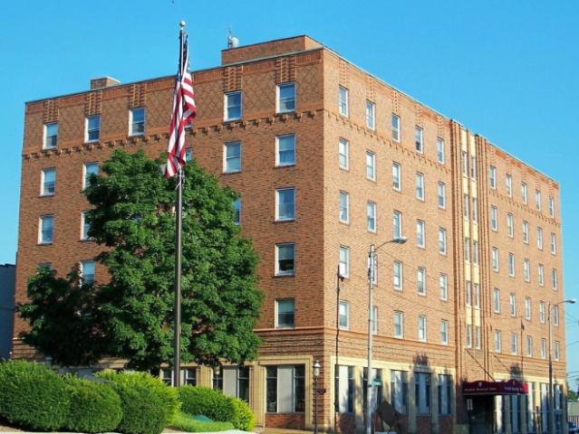 Lofts on the Square 55+ 1 Bedroom Apartment for Rent at 16 S Illinois St, Belleville, IL 62220 Belleville
