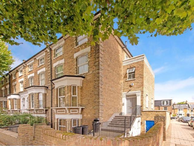 Loftus Road, Shepherds Bush W12, Studio to rent, £1,650 pcm | PrimeLocation