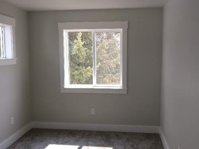 Logan 2F Southeast Room FEMALE ROOMMATE