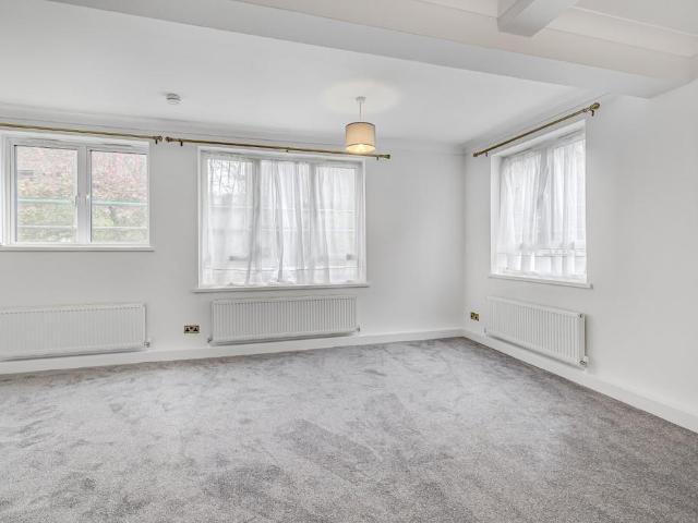 Logan Place, Kensington and Chelsea. 2 bed house to rent £2,999 pcm £692 pw