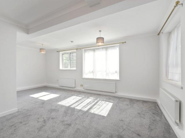 Logan Place, London W8, 2 bed flat to rent, £3,142 pcm | PrimeLocation