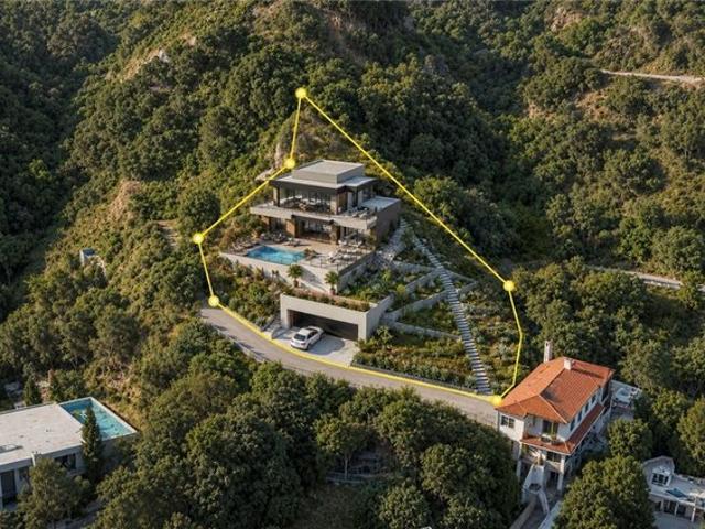 Logandale Dr, Hollywood Hills, CA 90068
