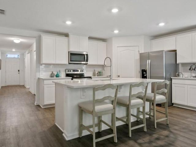 Loggia Pointe 3 Bedroom Apartment for Rent at 3931 Hemlock St, Jacksonville, FL 32218 Forest Trails