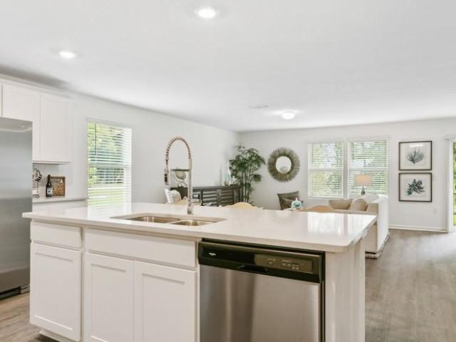 Loggia Pointe 4 Bedroom Apartment for Rent at 3931 Hemlock St, Jacksonville, FL 32218 Forest Trails