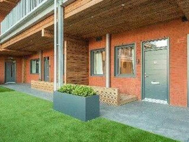Logie Green Road, Edinburgh, 2 Bedroom Flat