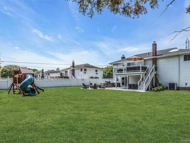 Lois Ln, Old Bethpage, Home For Sale