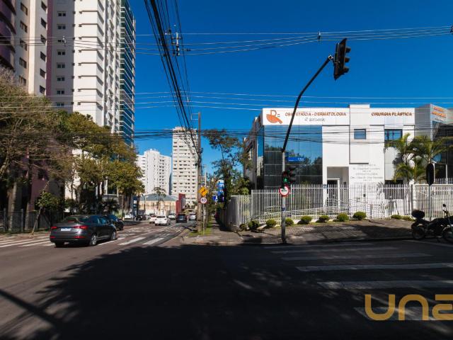Loja no Alto Da Glória de 200 m²