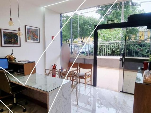 Loja Office 300 reformada