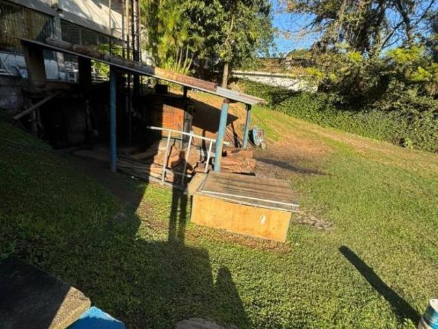 Loja à venda no Jardim Lambreta Cotia/SP Ao lado do Shopping Granja Viana