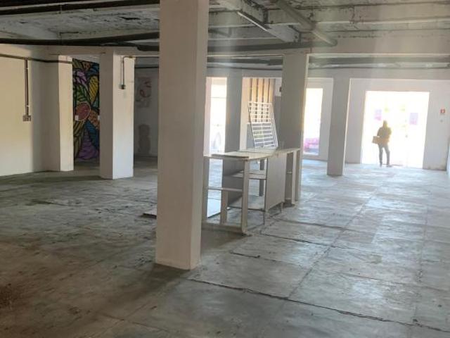 Loja c/ 230 mts2, Vazada, Df 425 Contagem, escritura e registro