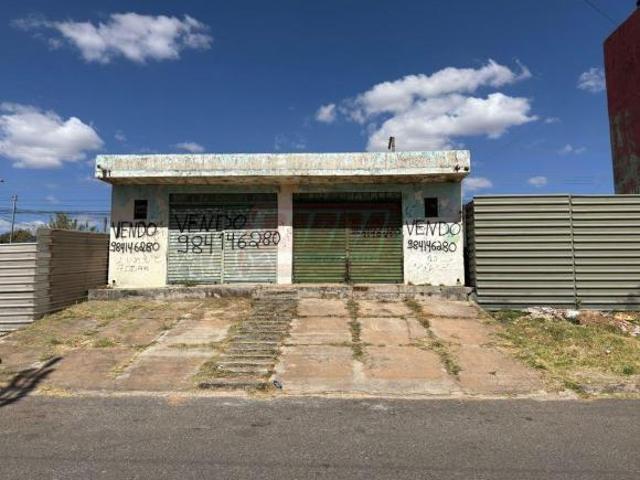 Loja comercial à venda na QN 401, localização privilegiada Samambaia Norte