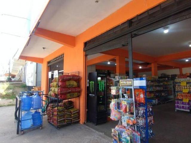 Loja comercial com 800 m² em Arniqueiras para Venda