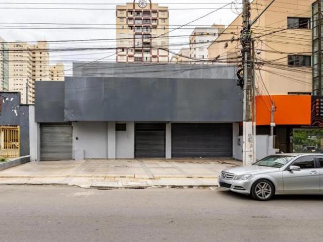 Loja Comercial de Grande Porte na Avenida T 2, Setor Bueno