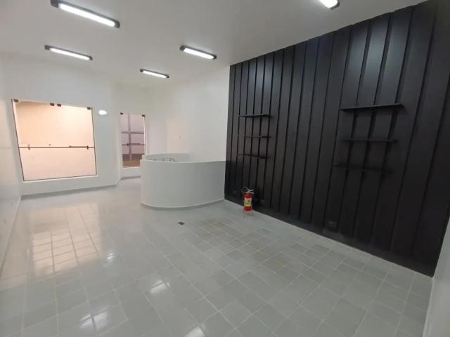 Loja / Comércio para Locação em Barueri/SP Condomínio Centro Comercial Alphaville