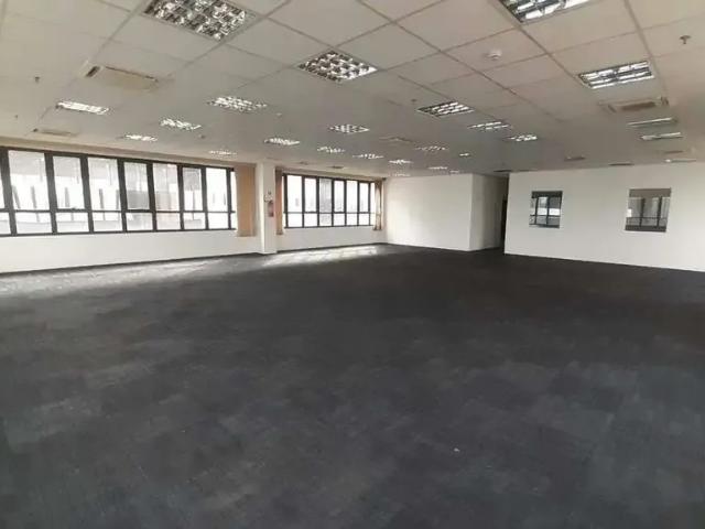 Loja / Comércio para Locação em Barueri/SP Sítio Tamboré Alphaville