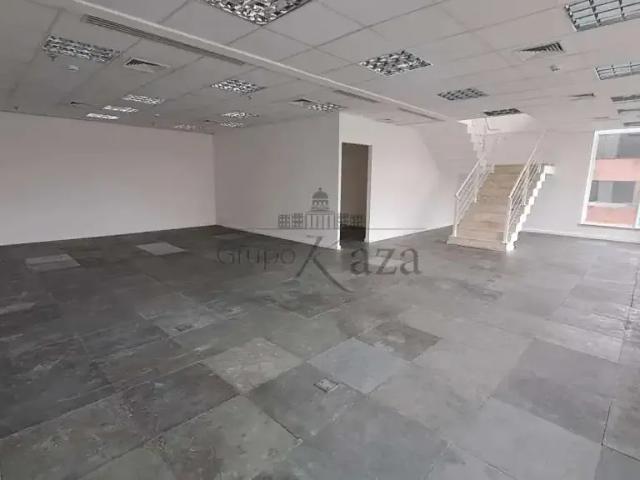 Loja / Comércio para Locação em São Paulo/SP Brooklin 10 Quartos