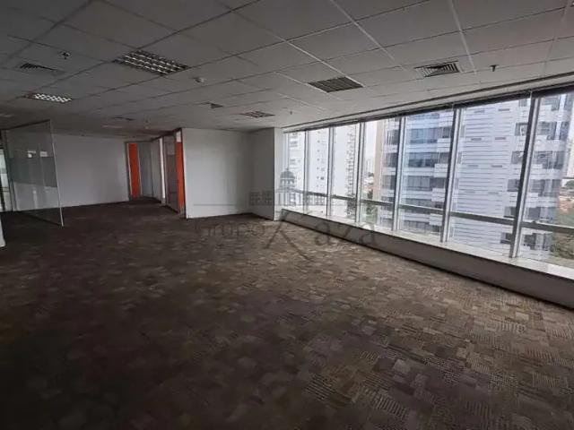 Loja / Comércio para Locação em São Paulo/SP Brooklin 12 Quartos
