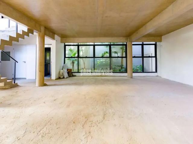 Loja / Comércio para Locação em São Paulo/SP Sumaré 3 Quartos