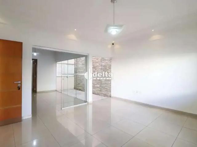Loja / Comércio para Locação em Uberlândia/MG Brasil 4 Quartos