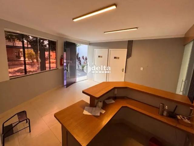 Loja / Comércio para Locação em Uberlândia/MG Presidente Roosevelt 9 Quartos