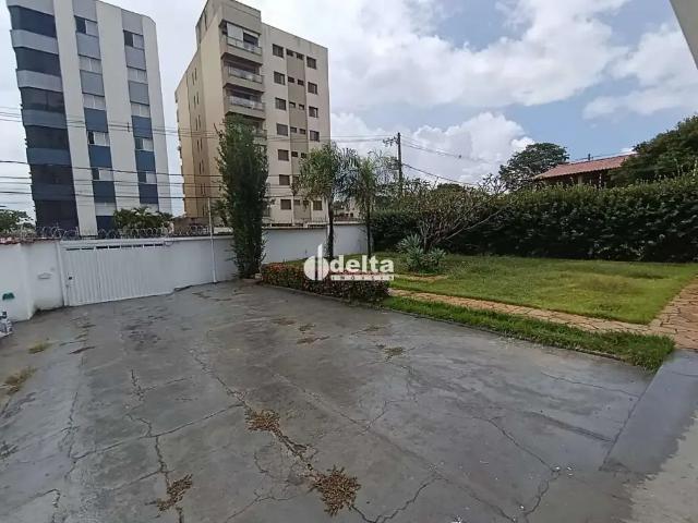 Loja / Comércio para Locação em Uberlândia/MG Saraiva 4 Quartos