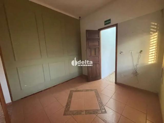 Loja / Comércio para Locação em Uberlândia/MG Saraiva 5 Quartos