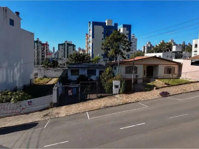 Loja / Comércio para Venda em Passo Fundo/RS Centro 3 Quartos