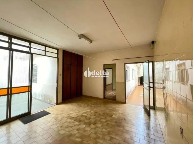 Loja / Comércio para Venda em Uberlândia/MG Osvaldo Rezende 4 Quartos