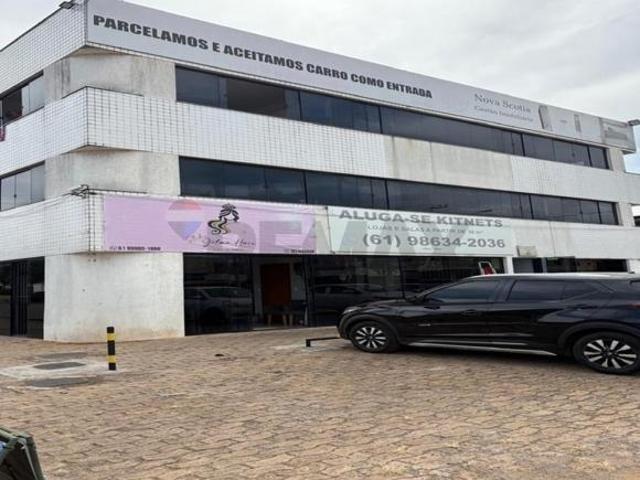 Loja de Esquina na QS 510: O Ponto Perfeito para seu Salão ou Escritório com Estacionamento na Porta