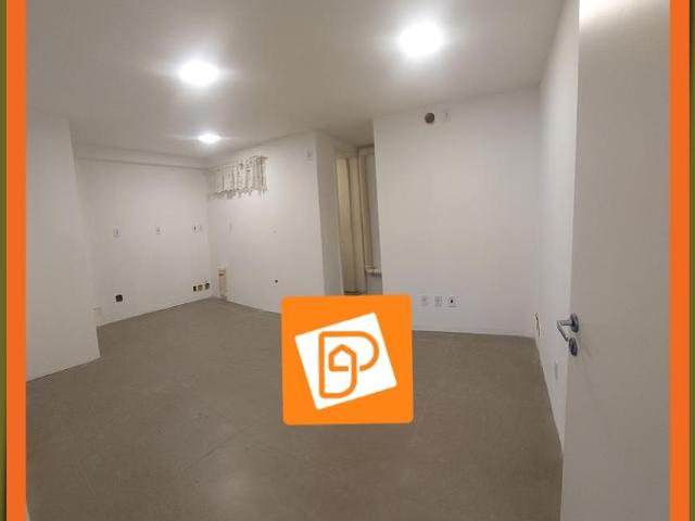 Loja em Centro, Petrópolis/RJ de 0m² à venda por R$ 234.900,00 ou para locação R$ 900,00/mes