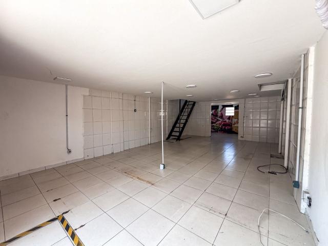 Loja em Itaipu, Niterói/RJ de 110m² para locação R$ 3.300,00/mes