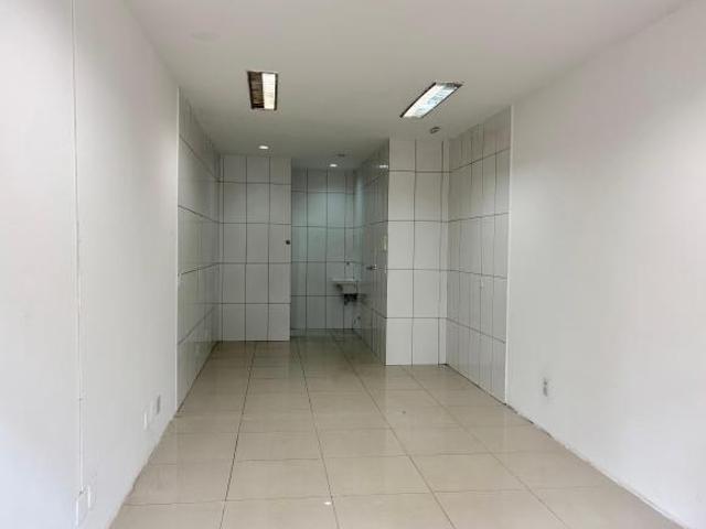 LOJA 107 Norte de frente para o Eixinho em excelente estado ALUGO / VENDO