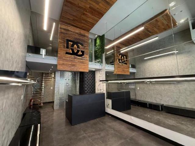 Loja 55m² com mezanino, frente rua, reformadíssima!, Vitrinni Shopping, Aguas Claras
