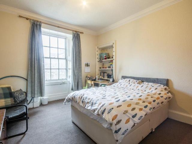 Lord Russell Place, Edinburgh EH9, 3 bed flat to rent, £1,950 pcm | PrimeLocation