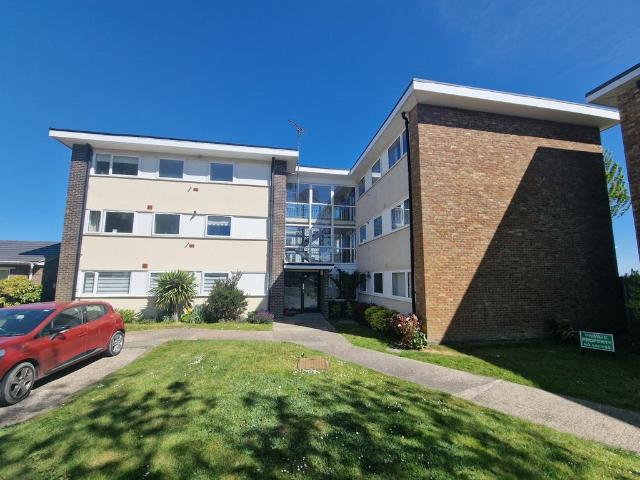 Lord Warden Avenue, Walmer, CT14 2 bed flat to rent £1,000 pcm £231 pw