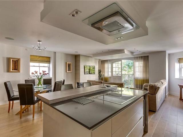 Lords Court, Bishops Park W6, 3 bed flat to rent, £4,000 pcm | PrimeLocation
