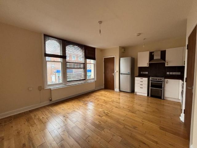 Lordship Lane, East Dulwich, London. 1 bed apartment to rent £1,800 pcm £415 pw