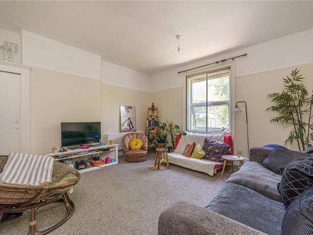 Lordship Lane, East Dulwich, London SE22, 3 bed flat to rent, £3,000 pcm | PrimeLocation