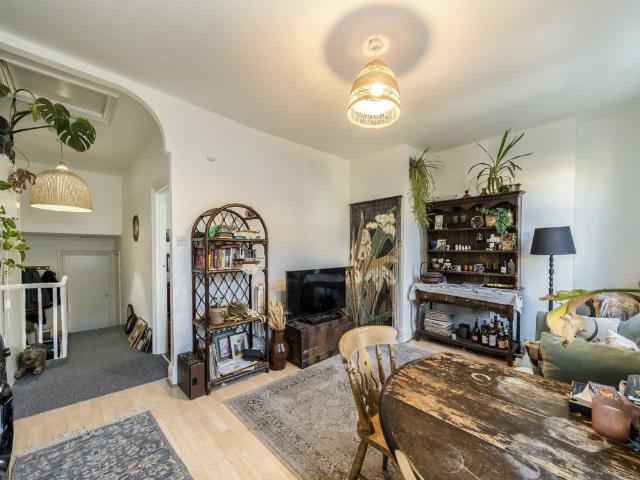 Lordship Lane, East Dulwich SE22, 2 bed flat to rent, £1,750 pcm | PrimeLocation