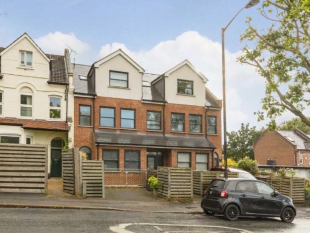 Lordship Lane, East Dulwich SE22, 2 bed flat to rent, £2,750 pcm | PrimeLocation