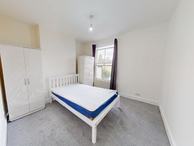 Lordship Lane, London N17, Room to rent, £730 pcm | PrimeLocation