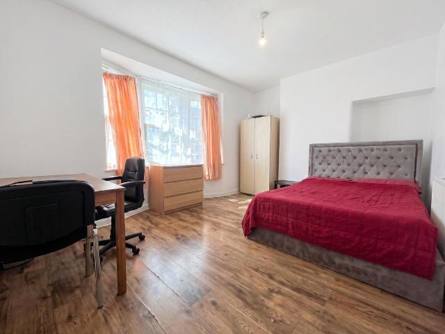 Lordship Lane, London N17, Room to rent, £850 pcm | PrimeLocation