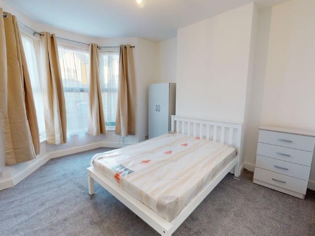 Lordship Lane, London N17, Room to rent, £830 pcm | PrimeLocation