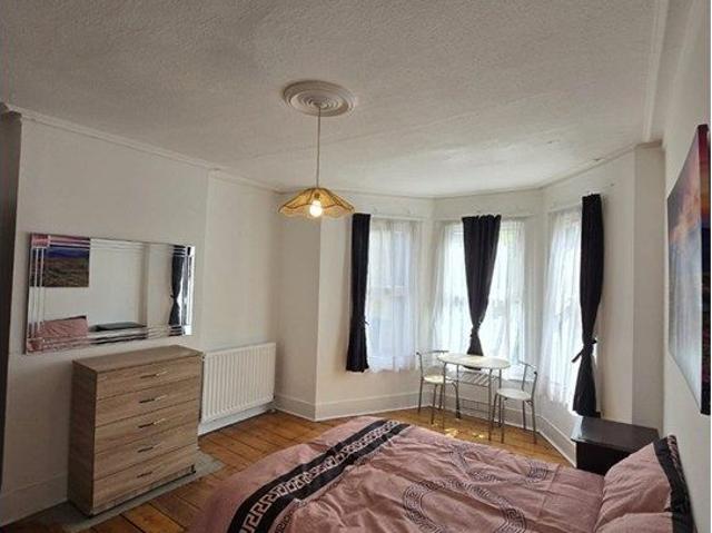 Lordship Lane, London N22, Room to rent, £799 pcm | PrimeLocation
