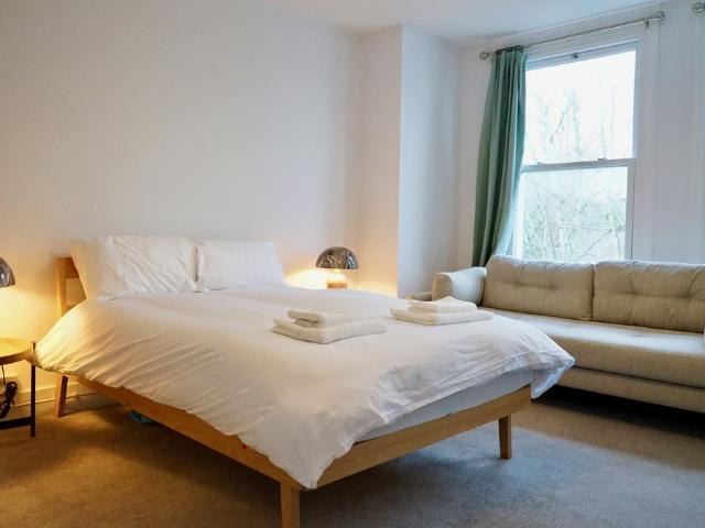Lordship Lane, London SE22, 1 bed flat to rent, £1,900 pcm | PrimeLocation