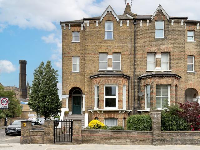 Lordship Park, London N16, 2 bed flat to rent, £3,142 pcm | PrimeLocation