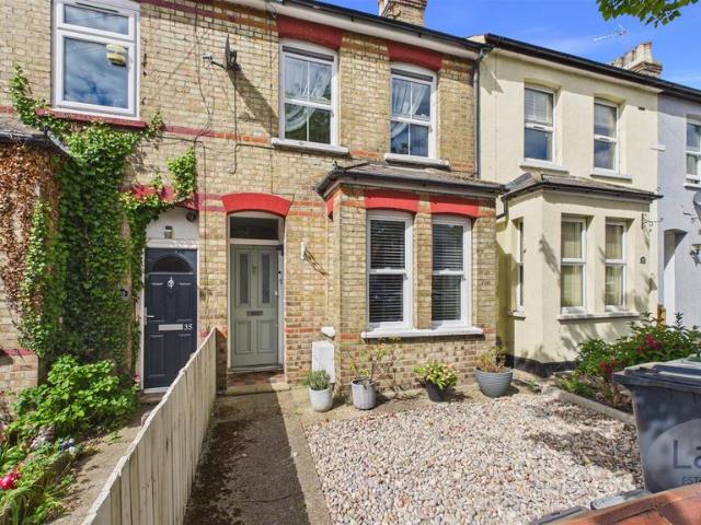 Lordship Road, Cheshunt 3 bed house to rent £2,100 pcm £485 pw